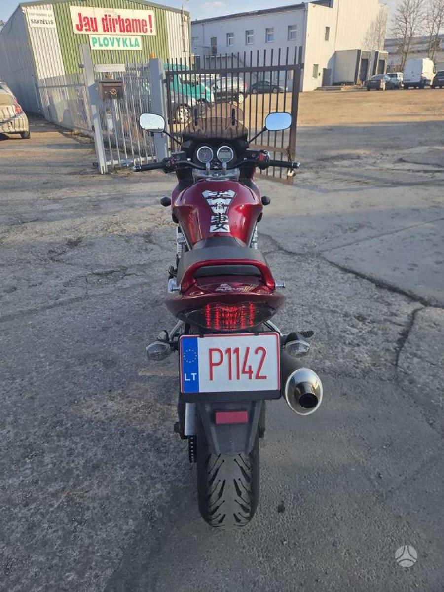 Red Suzuki GSF 2007 in Marijampole, with an engine capacity of 1.25 L and mileage of 44 thousand km for 2750 €, photo 7 on AUTOMOTO.COM.LV