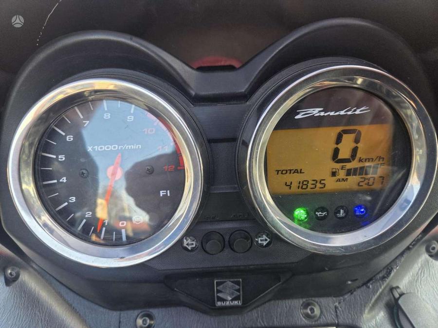Red Suzuki GSF 2007 in Marijampole, with an engine capacity of 1.25 L and mileage of 44 thousand km for 2750 €, photo 9 on AUTOMOTO.COM.LV