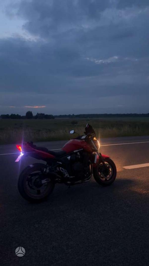 Sarkans Suzuki GSF 2009 Šakiai, ar dzinēja tilpumu 0.66 L un nobraukumu 77 tūkst. km par 2300 €, foto 4 vietnē AUTOMOTO.COM.LV