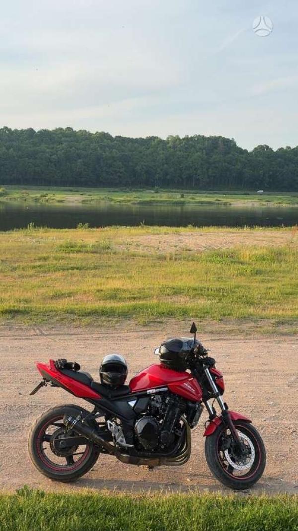 Sarkans Suzuki GSF 2009 Šakiai, ar dzinēja tilpumu 0.66 L un nobraukumu 77 tūkst. km par 2300 €, foto 5 vietnē AUTOMOTO.COM.LV