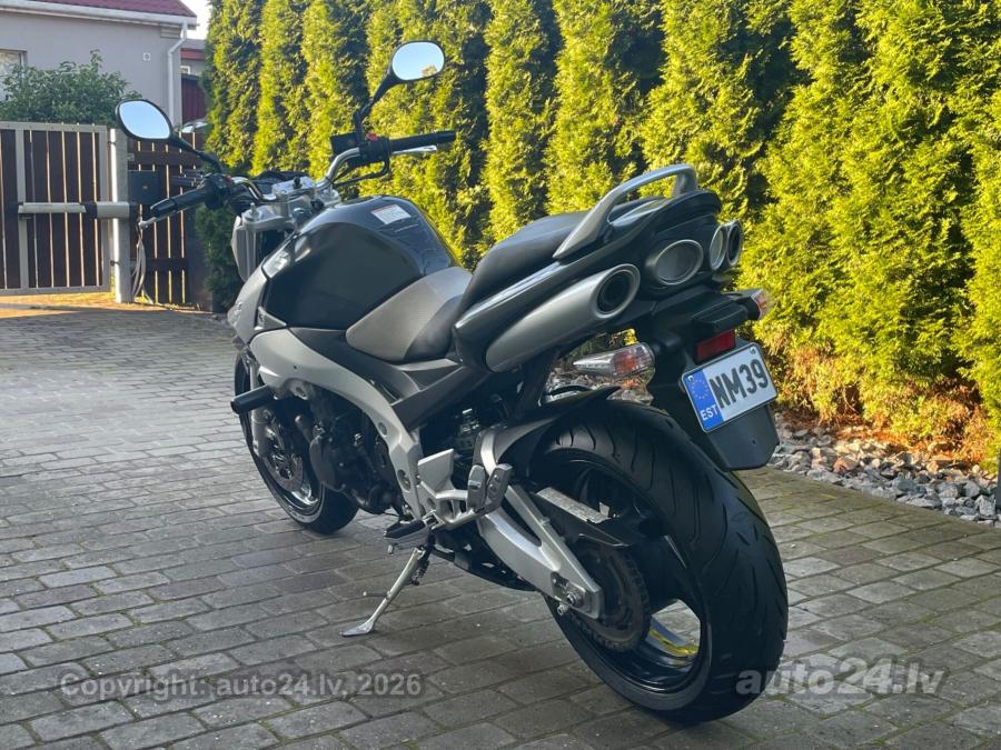 Black Suzuki GSR 600 2006 in Tallinn, with an engine capacity of 0.60 L and mileage of 23 thousand km for 2500 €, photo 6 on AUTOMOTO.COM.LV