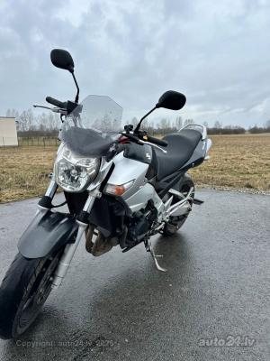 Pelēks Suzuki GSR 600 2007 Tallina, ar dzinēja tilpumu 0.60 L un nobraukumu 54 tūkst. km par 2700 €, foto  vietnē AUTOMOTO.COM.LV