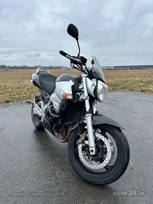 Pelēks Suzuki GSR 600 2007 Tallina, ar dzinēja tilpumu 0.60 L un nobraukumu 54 tūkst. km par 2700 €, foto 2 vietnē AUTOMOTO.COM.LV