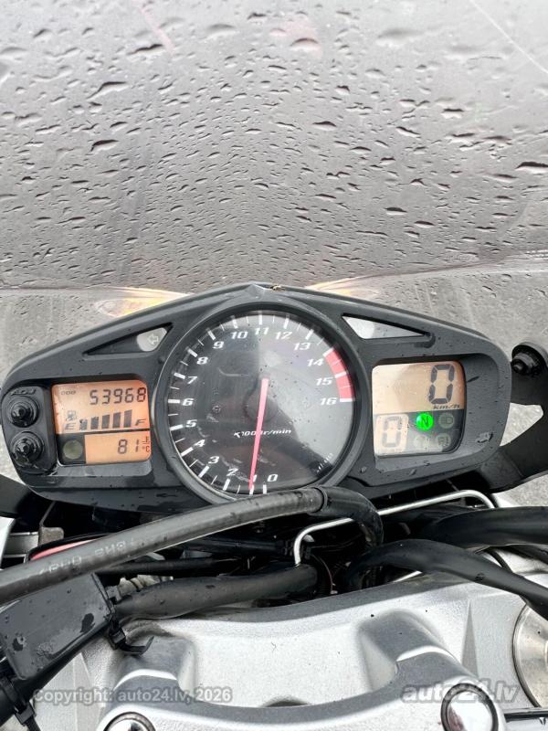 Pelēks Suzuki GSR 600 2007 Tallina, ar dzinēja tilpumu 0.60 L un nobraukumu 54 tūkst. km par 2700 €, foto 4 vietnē AUTOMOTO.COM.LV