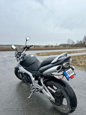 Pelēks Suzuki GSR 600 2007 Tallina, ar dzinēja tilpumu 0.60 L un nobraukumu 54 tūkst. km par 2700 €, foto 7 vietnē AUTOMOTO.COM.LV