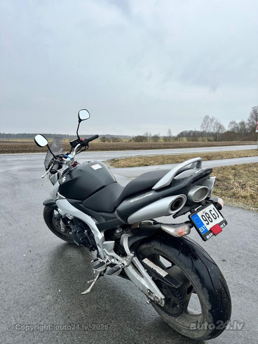 Pelēks Suzuki GSR 600 2007 Tallina, ar dzinēja tilpumu 0.60 L un nobraukumu 54 tūkst. km par 2700 €, foto 7 vietnē AUTOMOTO.COM.LV