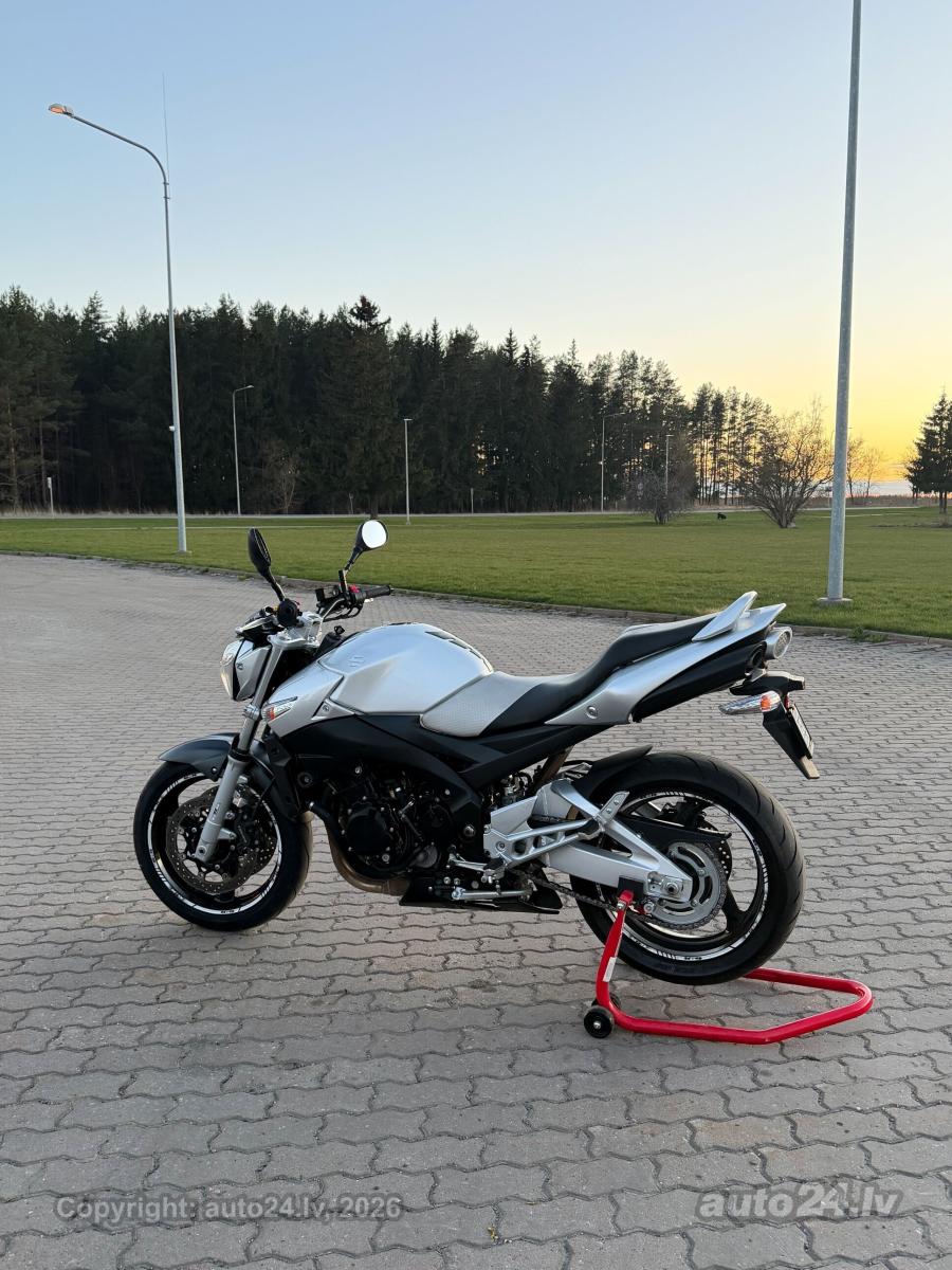 Серый Сузуки GSR 600 2007 в Нарва-Йыэсуу, объемом двигателя 0.00 л и пробегом 18 тыс. км за 2950 €, фото 3 на AUTOMOTO.COM.LV