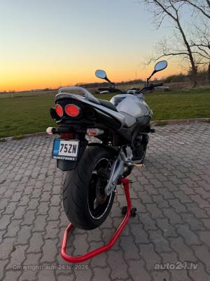 Серый Сузуки GSR 600 2007 в Нарва-Йыэсуу, объемом двигателя 0.00 л и пробегом 18 тыс. км за 2950 €, фото 6 на AUTOMOTO.COM.LV