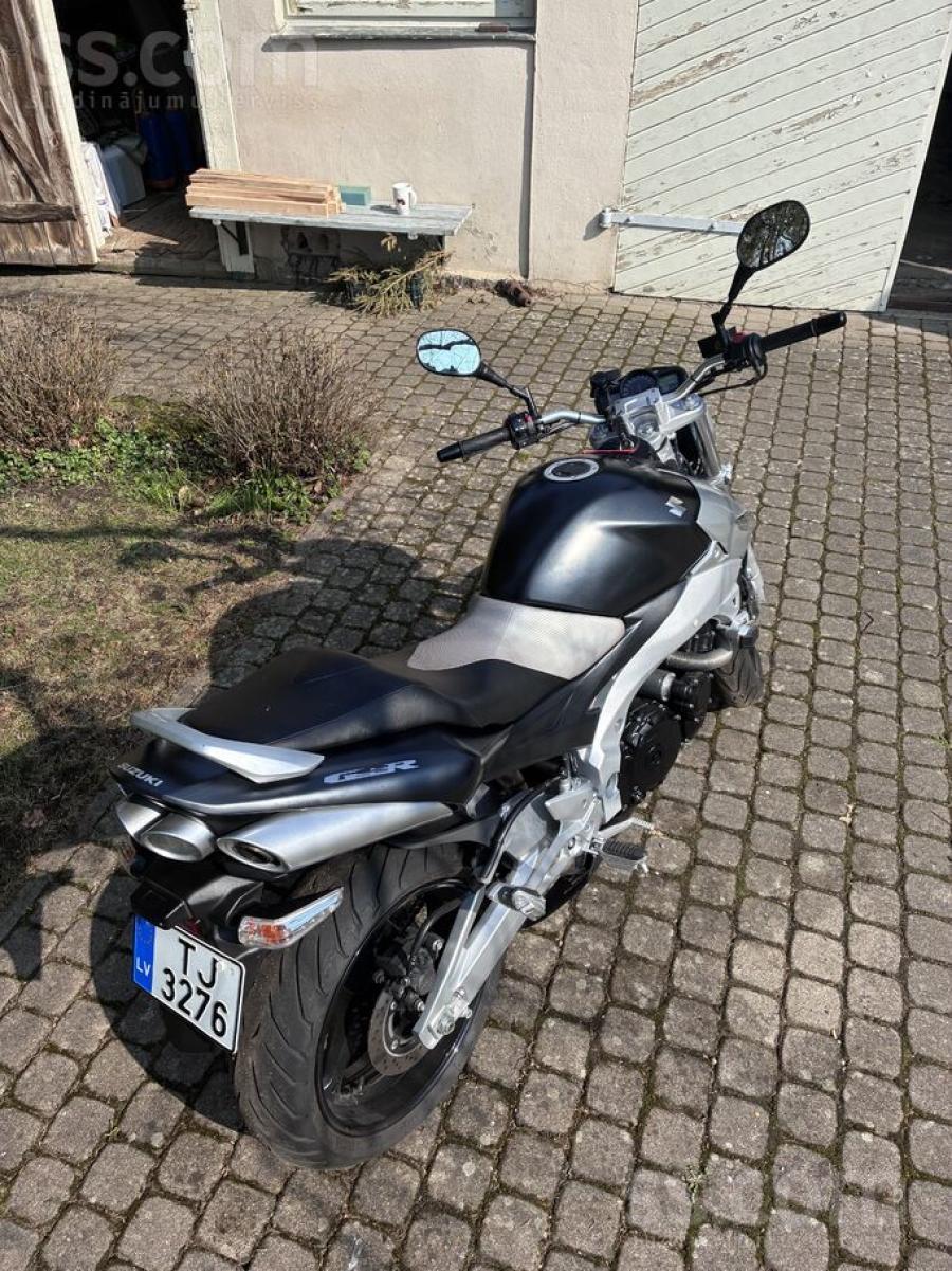 Suzuki GSR 600 2006 in Liepaja, with an engine capacity of 0.60 L and mileage of 0 thousand km for 3000 €, photo 4 on AUTOMOTO.COM.LV