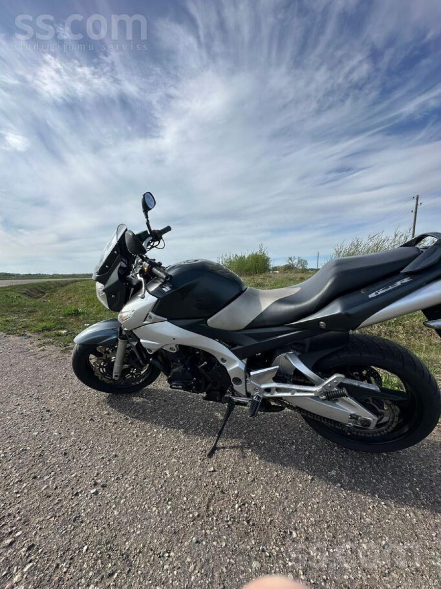 Suzuki GSR 600 2007 in Daugavpils, with an engine capacity of 0.60 L and mileage of 0 thousand km for 1950 €, photo 3 on AUTOMOTO.COM.LV
