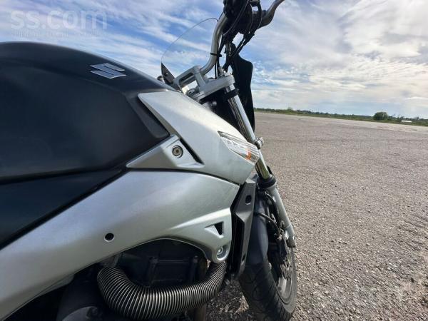 Сузуки GSR 600 2007 в Даугавпилс, объемом двигателя 0.60 л и пробегом 0 тыс. км за 1950 €, фото 6 на AUTOMOTO.COM.LV
