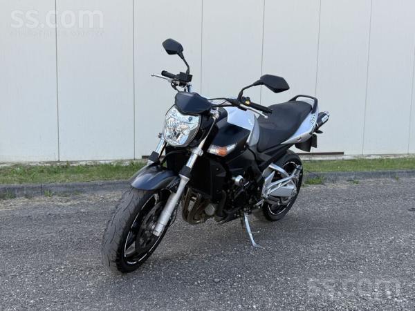 Сузуки GSR 600 2007 в Лиепая, объемом двигателя 0.60 л и пробегом 0 тыс. км за 3550 €, фото 4 на AUTOMOTO.COM.LV