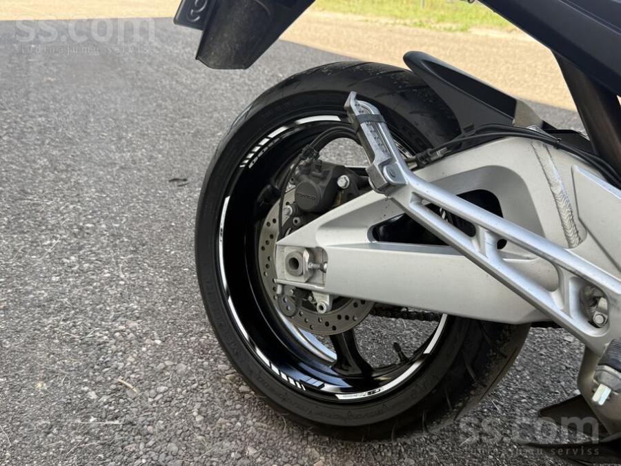 Сузуки GSR 600 2007 в Лиепая, объемом двигателя 0.60 л и пробегом 0 тыс. км за 3550 €, фото 8 на AUTOMOTO.COM.LV