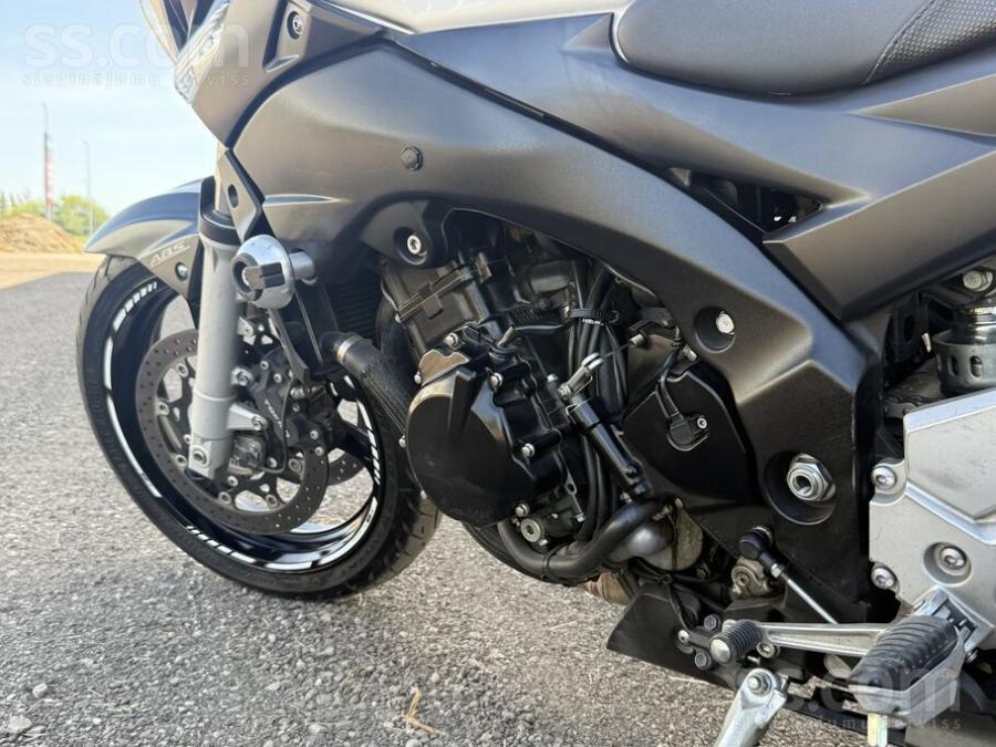 Сузуки GSR 600 2007 в Лиепая, объемом двигателя 0.60 л и пробегом 0 тыс. км за 3550 €, фото 10 на AUTOMOTO.COM.LV