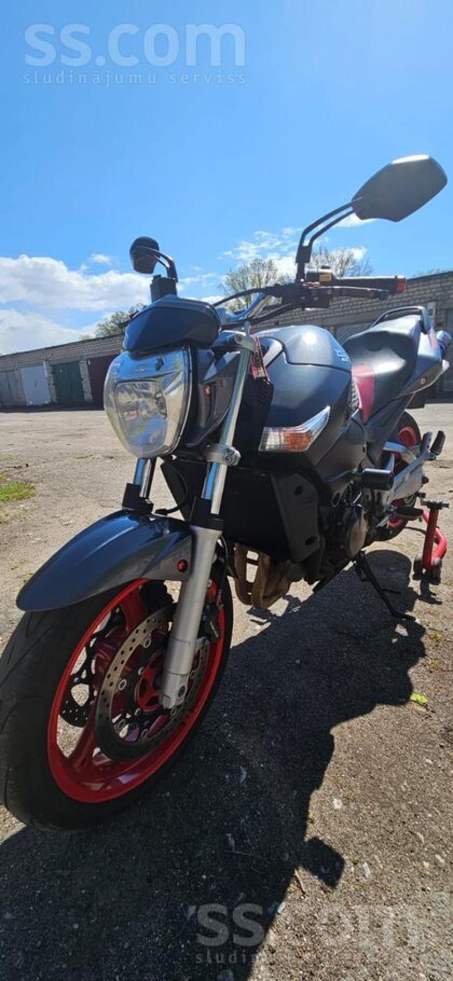 Suzuki GSR 600 2009 Rīga, ar dzinēja tilpumu 0.60 L un nobraukumu 0 tūkst. km par 3300 €, foto 1 vietnē AUTOMOTO.COM.LV