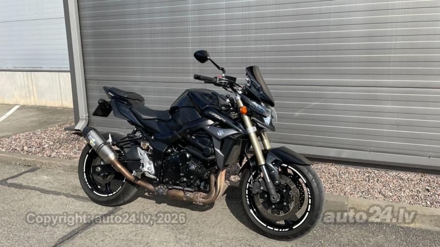 Черный Сузуки GSR 750 2011 в Таллин, объемом двигателя 0.75 л и пробегом 37 тыс. км за 4300 €, фото 3 на AUTOMOTO.COM.LV