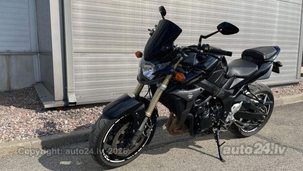 Black Suzuki GSR 750 2011 in Tallinn, with an engine capacity of 0.75 L and mileage of 37 thousand km for 4300 €, photo 4 on AUTOMOTO.COM.LV