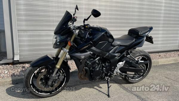 Black Suzuki GSR 750 2011 in Tallinn, with an engine capacity of 0.75 L and mileage of 37 thousand km for 4300 €, photo 5 on AUTOMOTO.COM.LV