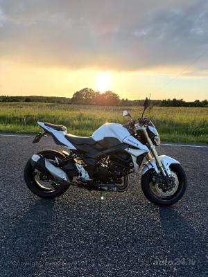 Black Suzuki GSR 750 2011 in Tartu, with an engine capacity of 0.75 L and mileage of 29 thousand km for 4700 €, photo  on AUTOMOTO.COM.LV