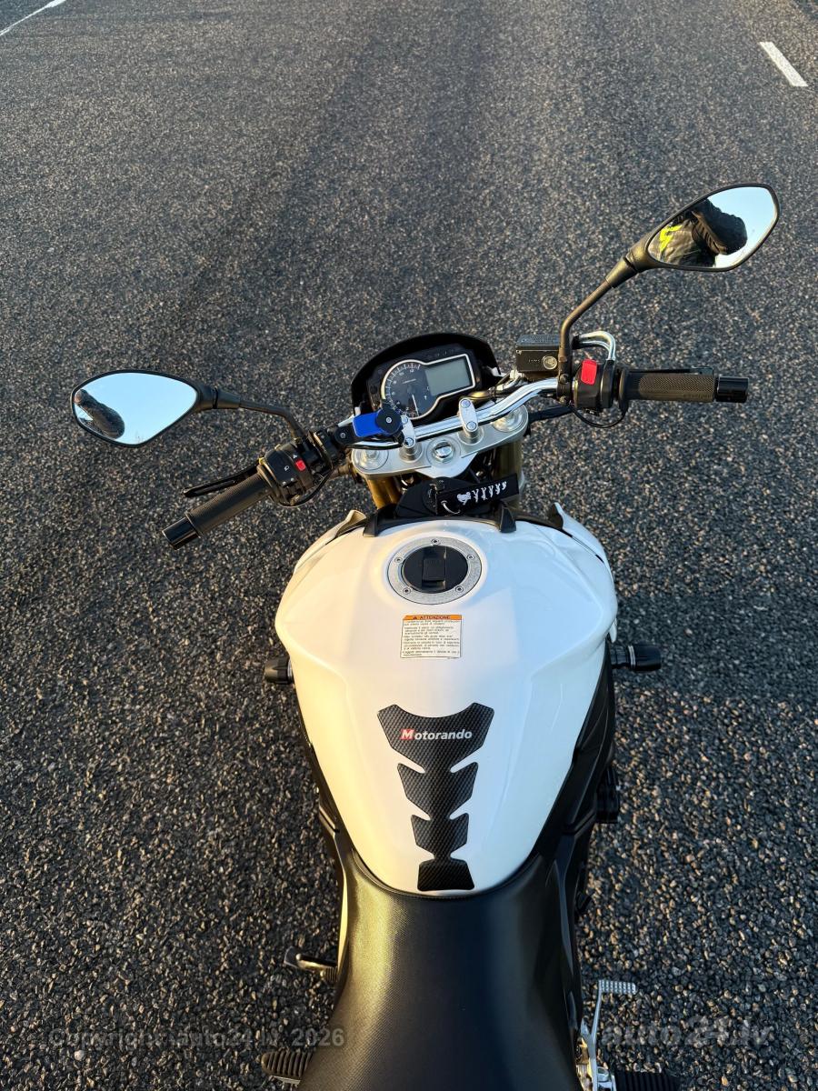 Black Suzuki GSR 750 2011 in Tartu, with an engine capacity of 0.75 L and mileage of 29 thousand km for 4700 €, photo 5 on AUTOMOTO.COM.LV