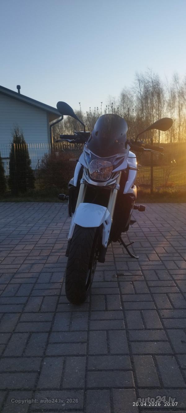 Suzuki GSR 750 2011 in Tallinn, with an engine capacity of 0.75 L and mileage of 29 thousand km for 4700 €, photo 4 on AUTOMOTO.COM.LV