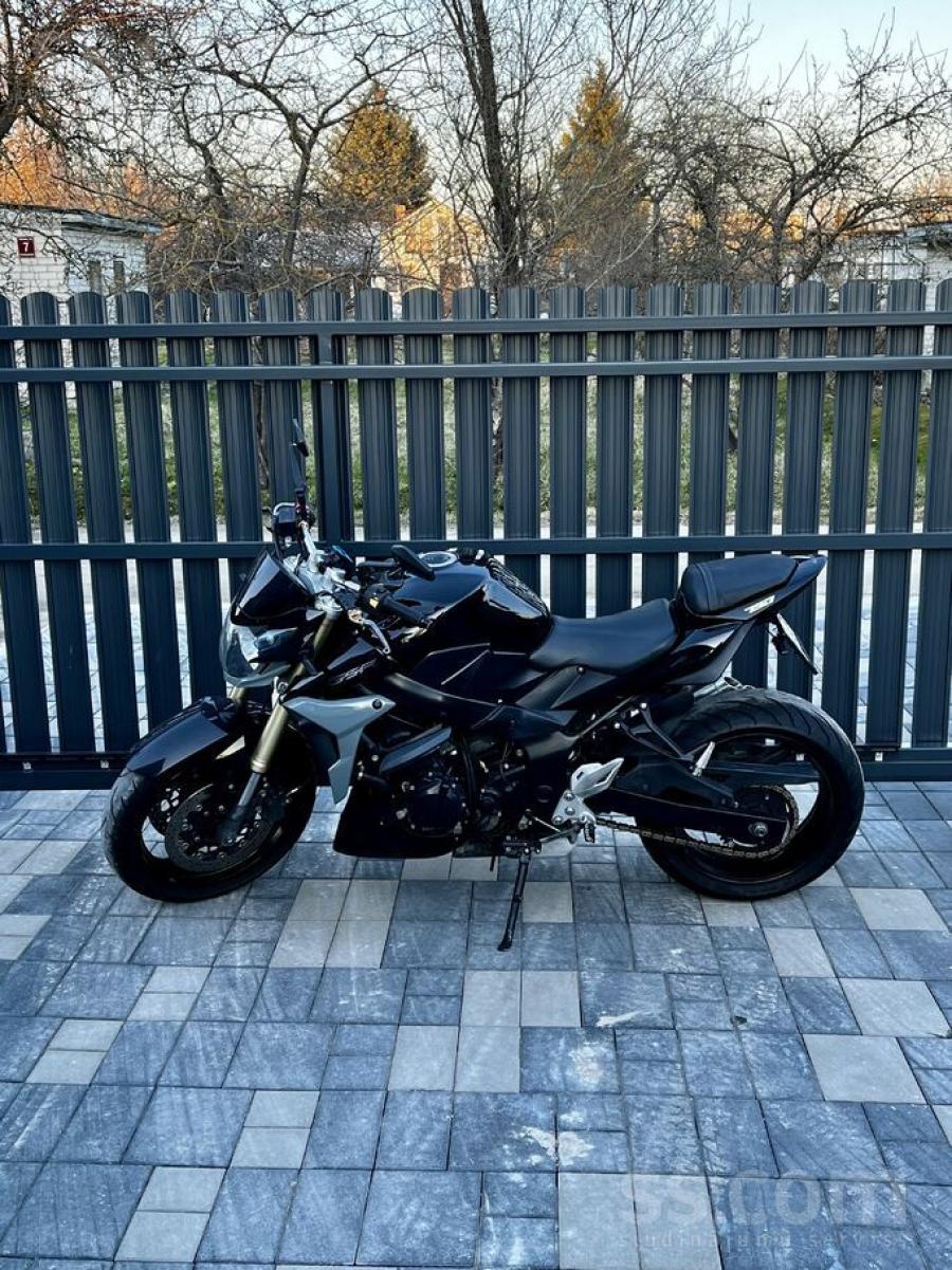 Сузуки GSR 750 2011 в Елгава, объемом двигателя 0.75 л и пробегом 0 тыс. км за 4350 €, фото 5 на AUTOMOTO.COM.LV