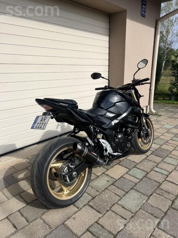 Suzuki GSR 750 2012 Valmiera, ar dzinēja tilpumu 0.75 L un nobraukumu 0 tūkst. km par 5445 €, foto 1 vietnē AUTOMOTO.COM.LV