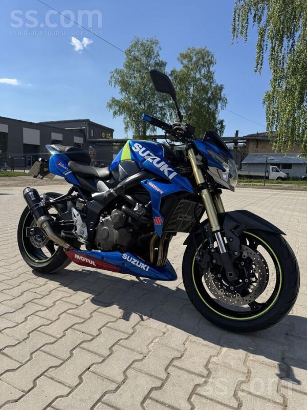 Сузуки GSR 750 2014 в Рига, объемом двигателя 0.75 л и пробегом 0 тыс. км за 4490 €, фото 1 на AUTOMOTO.COM.LV