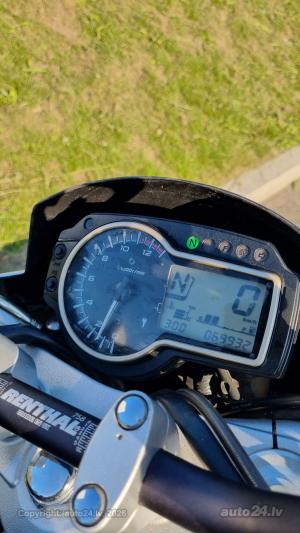 White Suzuki GSR 750 2011 in Tallinn, with an engine capacity of 0.75 L and mileage of 70 thousand km for 4700 €, photo  on AUTOMOTO.COM.LV
