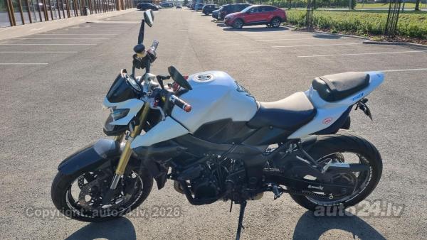 Balts Suzuki GSR 750 2011 Tallina, ar dzinēja tilpumu 0.75 L un nobraukumu 70 tūkst. km par 4700 €, foto 3 vietnē AUTOMOTO.COM.LV