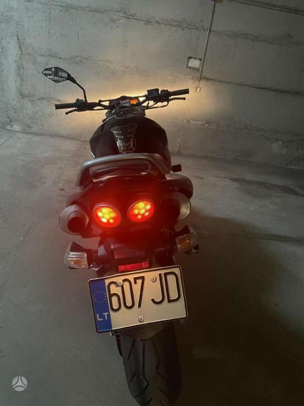Black Suzuki GSR 2006 in Vilnius, with an engine capacity of 0.60 L and mileage of 43 thousand km for 2250 €, photo 11 on AUTOMOTO.COM.LV