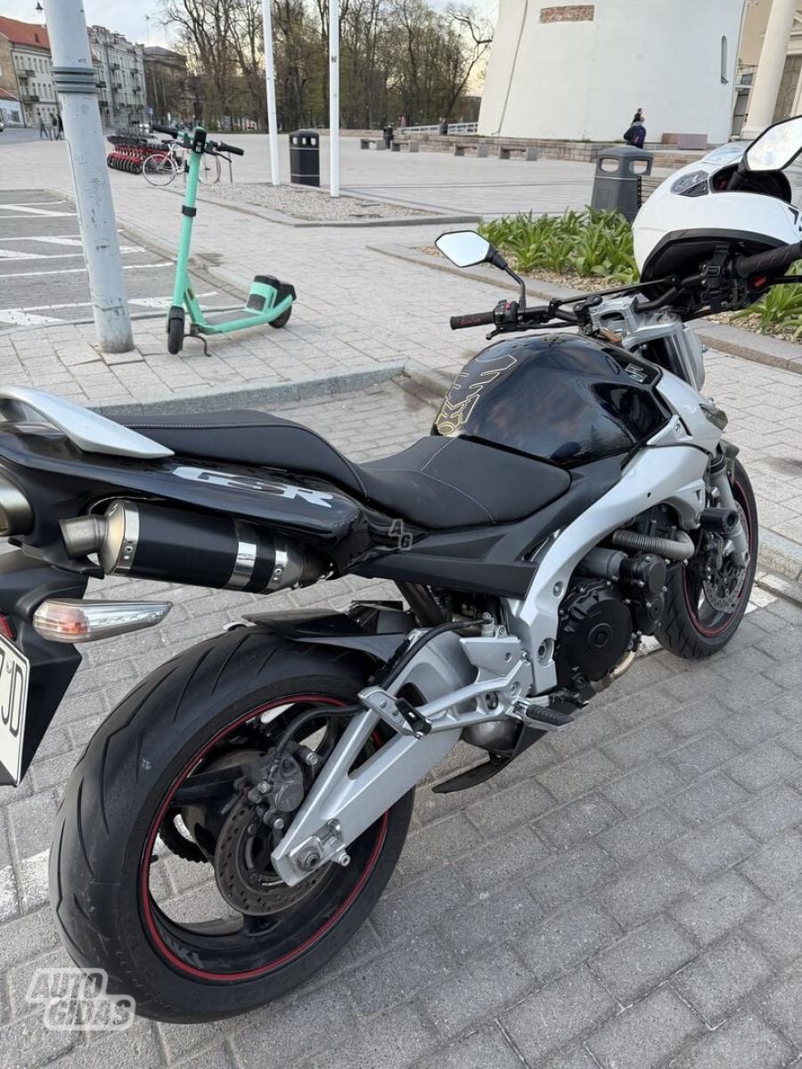Black Suzuki GSR 2006 in Vilnius, with an engine capacity of 0.60 L and mileage of 48 thousand km for 2599 €, photo 1 on AUTOMOTO.COM.LV
