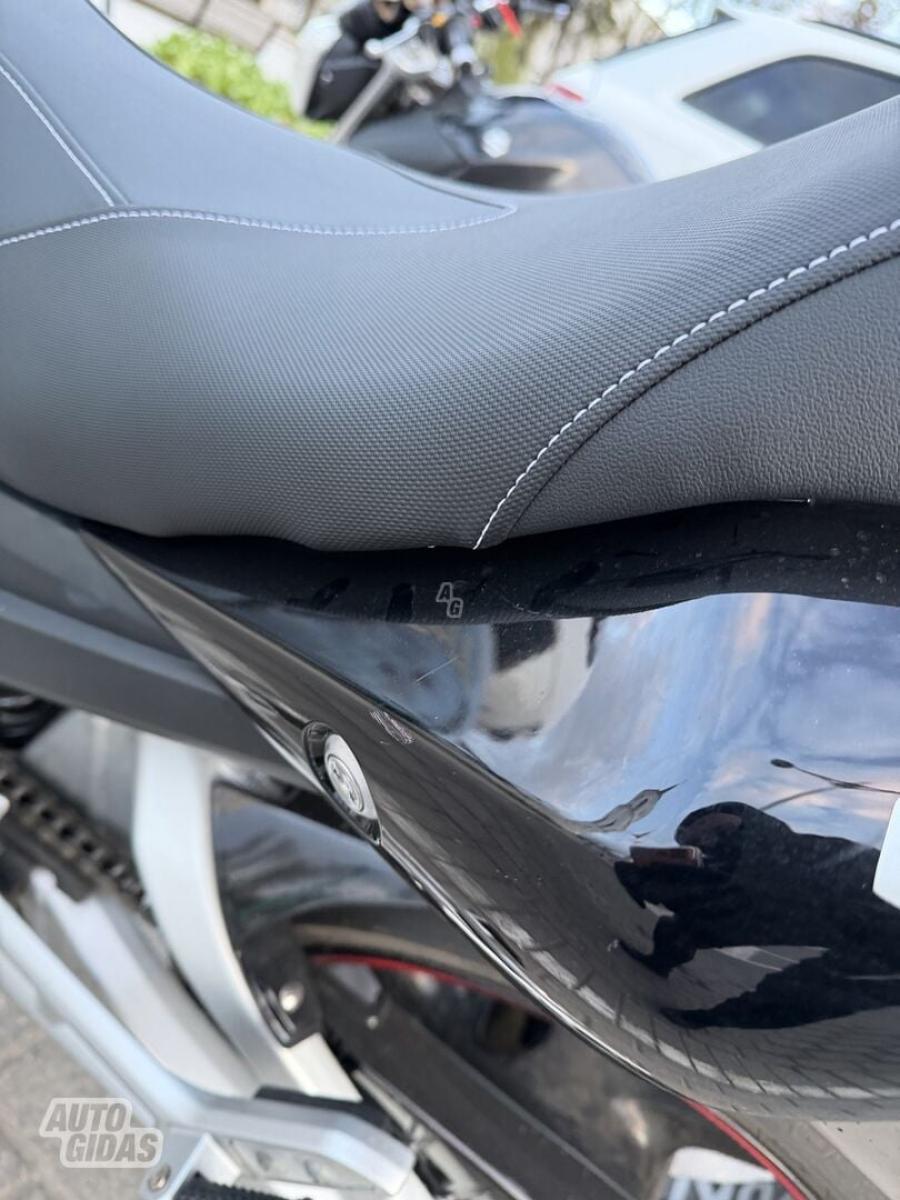Black Suzuki GSR 2006 in Vilnius, with an engine capacity of 0.60 L and mileage of 48 thousand km for 2599 €, photo 8 on AUTOMOTO.COM.LV