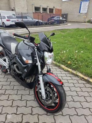 Black Suzuki GSR 2006 in Kaunas, with an engine capacity of 0.60 L and mileage of 34 thousand km for 2500 €, photo 7 on AUTOMOTO.COM.LV