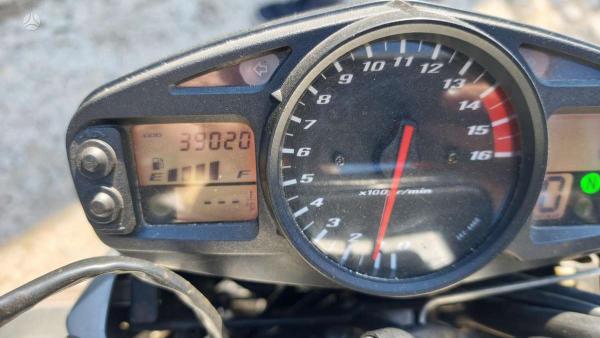 Black Suzuki GSR 2006 in Elektrenai, with an engine capacity of 0.60 L and mileage of 39 thousand km for 2500 €, photo 9 on AUTOMOTO.COM.LV
