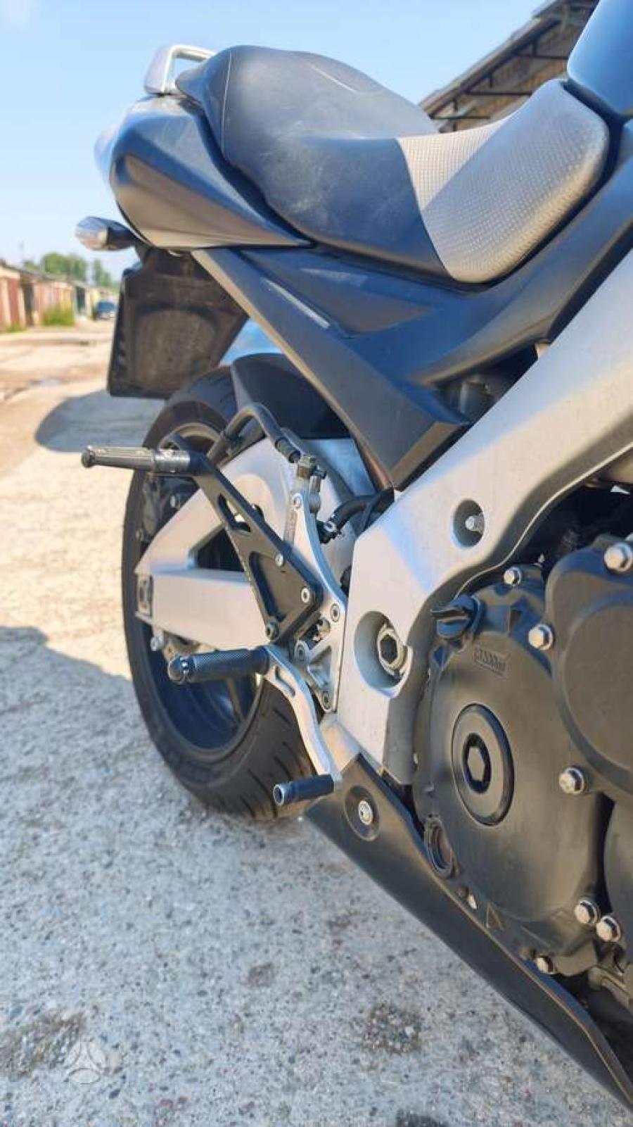 Melns Suzuki GSR 2006 Elektrėnai, ar dzinēja tilpumu 0.60 L un nobraukumu 39 tūkst. km par 2500 €, foto 5 vietnē AUTOMOTO.COM.LV