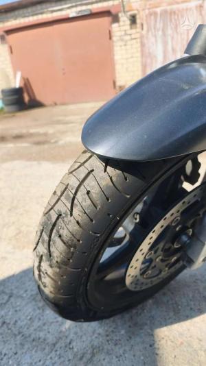 Melns Suzuki GSR 2006 Elektrėnai, ar dzinēja tilpumu 0.60 L un nobraukumu 39 tūkst. km par 2500 €, foto 7 vietnē AUTOMOTO.COM.LV