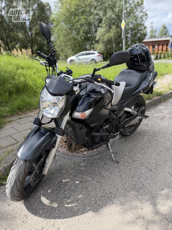 Black Suzuki GSR 2006 in Vilnius, with an engine capacity of 0.00 L and mileage of 15 thousand km for 2600 €, photo 3 on AUTOMOTO.COM.LV