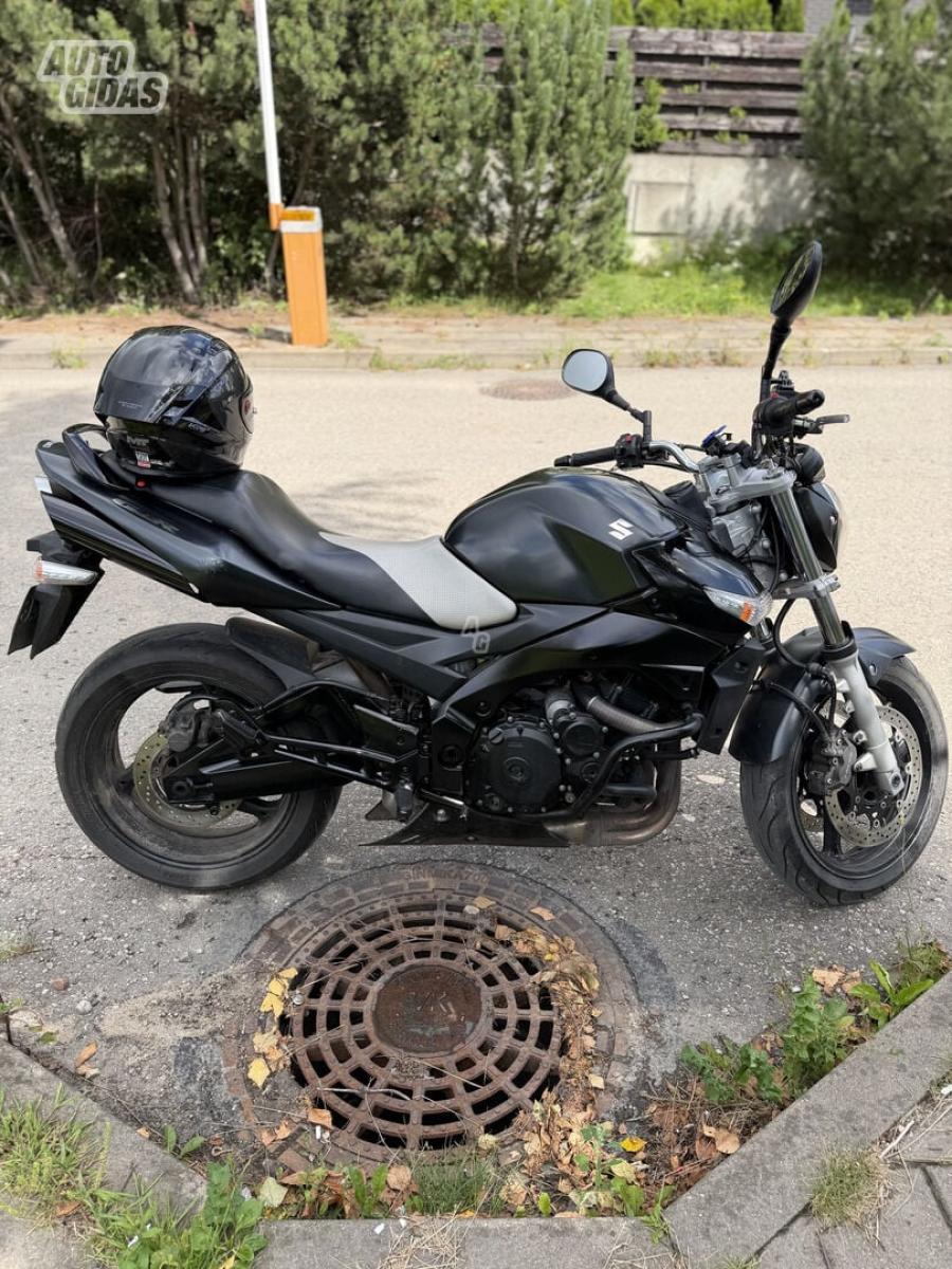 Black Suzuki GSR 2006 in Vilnius, with an engine capacity of 0.00 L and mileage of 15 thousand km for 2600 €, photo 6 on AUTOMOTO.COM.LV
