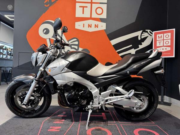Black Suzuki GSR 2007 in Vilnius, with an engine capacity of 0.60 L and mileage of 6 thousand km for 3199 €, photo 2 on AUTOMOTO.COM.LV