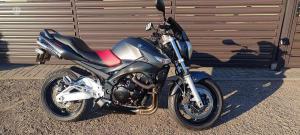 Melns Suzuki GSR 2008 Kauņa, ar dzinēja tilpumu 0.60 L un nobraukumu 30 tūkst. km par 2650 €, foto  vietnē AUTOMOTO.COM.LV