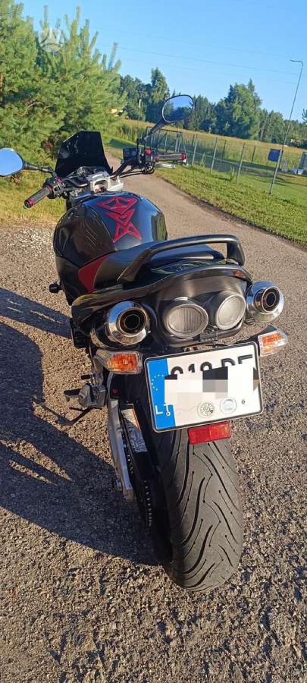 Black Suzuki GSR 2008 in Kaunas, with an engine capacity of 0.60 L and mileage of 30 thousand km for 2650 €, photo 4 on AUTOMOTO.COM.LV