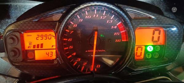 Black Suzuki GSR 2008 in Kaunas, with an engine capacity of 0.60 L and mileage of 30 thousand km for 2650 €, photo 7 on AUTOMOTO.COM.LV