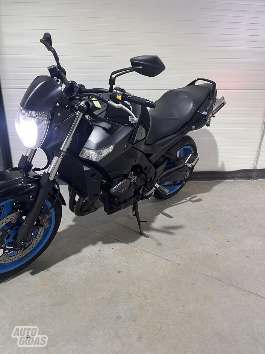 Melns Suzuki GSR 2009 Tauragė, ar dzinēja tilpumu 0.60 L un nobraukumu 49 tūkst. km par 1900 €, foto 6 vietnē AUTOMOTO.COM.LV