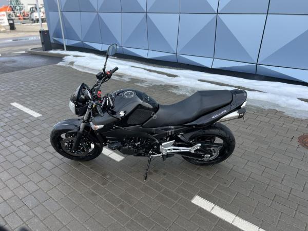 Melns Suzuki GSR 2010 Šilutė, ar dzinēja tilpumu 0.60 L un nobraukumu 42 tūkst. km par 2699 €, foto 2 vietnē AUTOMOTO.COM.LV