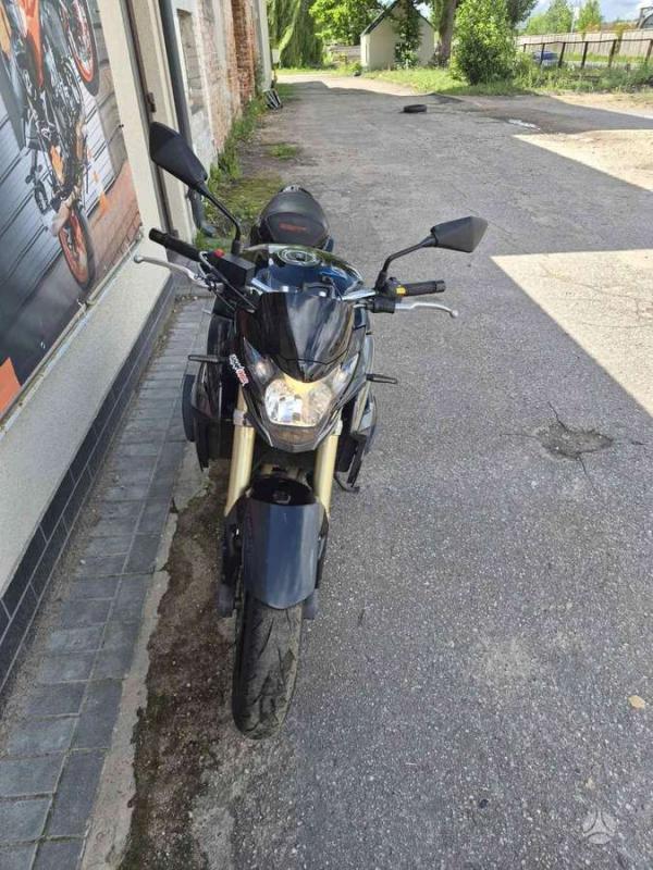 Melns Suzuki GSR 2012 Panevēža, ar dzinēja tilpumu 0.75 L un nobraukumu 52 tūkst. km par 3250 €, foto 5 vietnē AUTOMOTO.COM.LV
