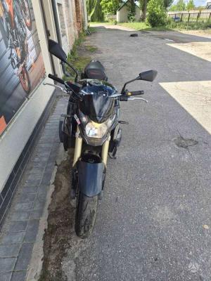 Black Suzuki GSR 2012 in Panevezys, with an engine capacity of 0.75 L and mileage of 52 thousand km for 3250 €, photo 6 on AUTOMOTO.COM.LV