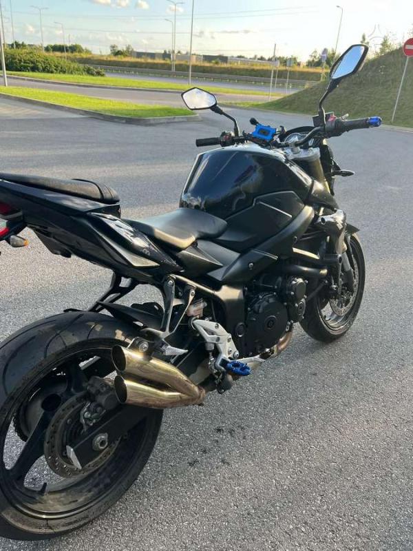 Black Suzuki GSR 2016 in Vilnius, with an engine capacity of 0.75 L and mileage of 35 thousand km for 4450 €, photo 7 on AUTOMOTO.COM.LV
