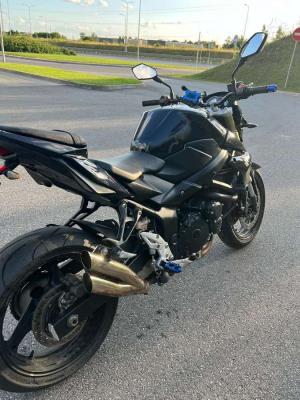 Black Suzuki GSR 2016 in Vilnius, with an engine capacity of 0.75 L and mileage of 35 thousand km for 4450 €, photo 8 on AUTOMOTO.COM.LV