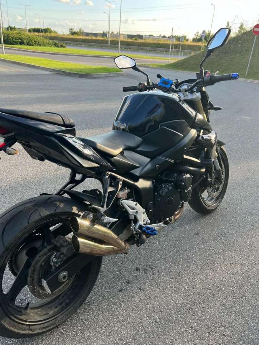 Black Suzuki GSR 2016 in Vilnius, with an engine capacity of 0.75 L and mileage of 35 thousand km for 4450 €, photo 8 on AUTOMOTO.COM.LV